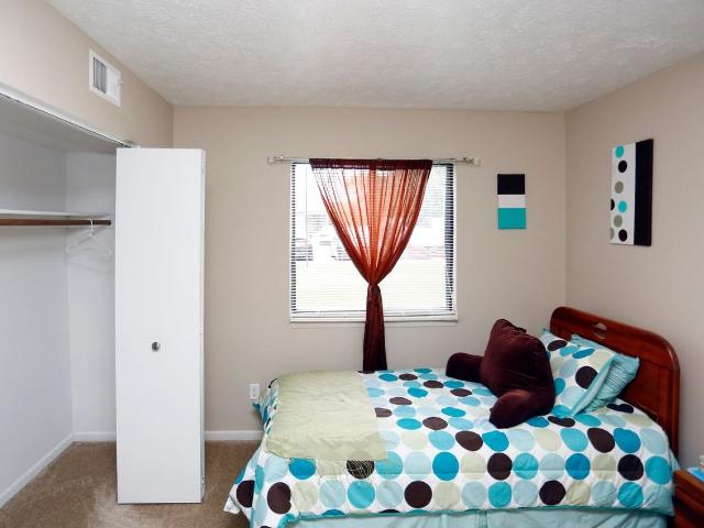 English Village Apartments 2 Bedroom Apartment for Rent at 545 English Village Dr, Indianapolis, IN 46239 Irvington