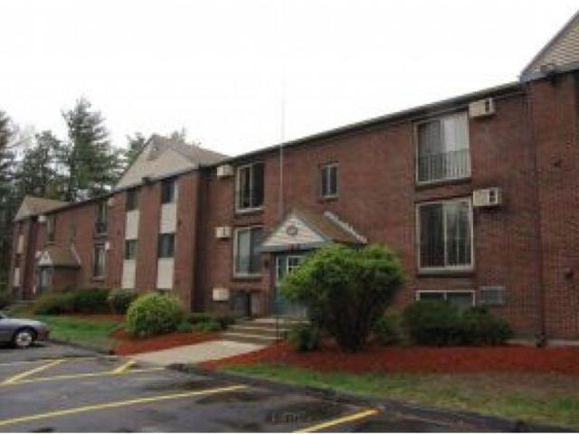 English Village Rd Apt,manchester, Condo For Sale