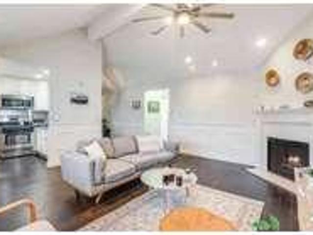 Enjoy 1BEDROOM 1BATHROOM CONDO in a nice/lovely area for rent