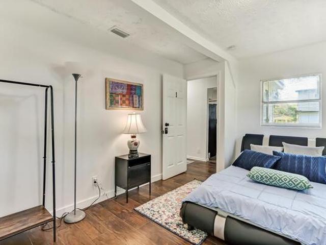 Enjoy your own private toilette inside your Room!Each room includes a mini fridge, workstation and TV. Great location near shops and transit — all utilities & Wi Fi included!