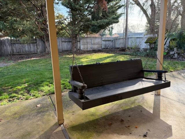 Enjoy a cleanquietand well_managed home at 25 Donn