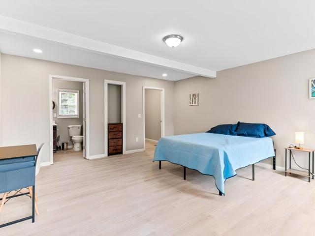 Enjoy a peaceful spacious home ⭐️Top Rated Host⭐️