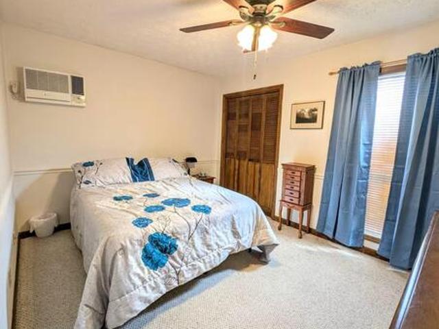 Enjoy all 550 SF apartment in East Cobb to yourself with access to laundry, pool and hot tub!