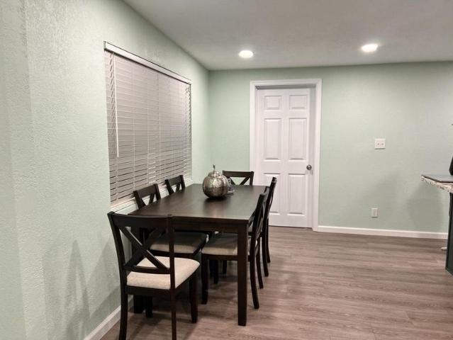 Enjoy life in a cozy fourunit home closed to freew