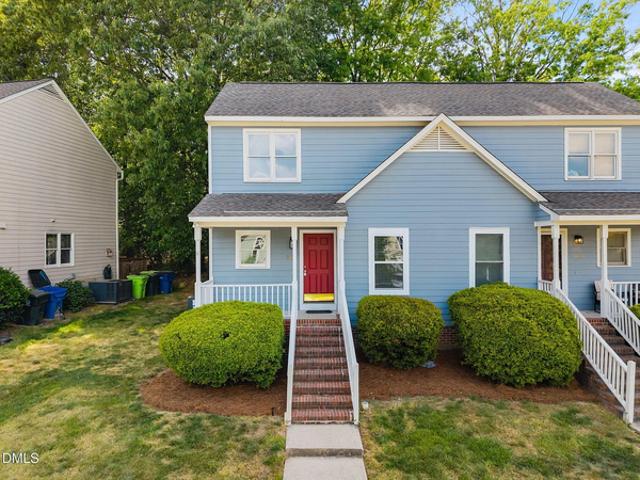 Enjoy resort style living in the highly sought after Hedingham community, where incredible amenities include a pool, clubhouse, scenic walking trails, and even the opportunity to golf, all just steps from your door.