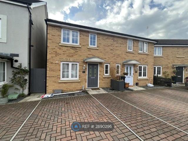 Enstone Close, Swindon SN2, 3 bed end terrace house to rent, £1,500 pcm | PrimeLocation