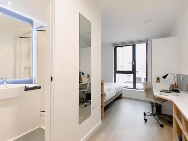 Ensuite gold