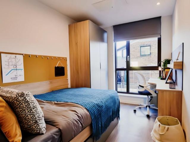 Ensuite gold