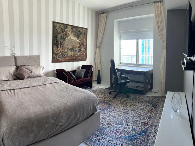 Ensuite in Luxury Building Furnished