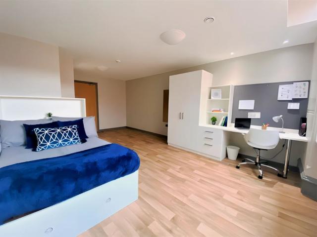 Ensuite platinum accessible