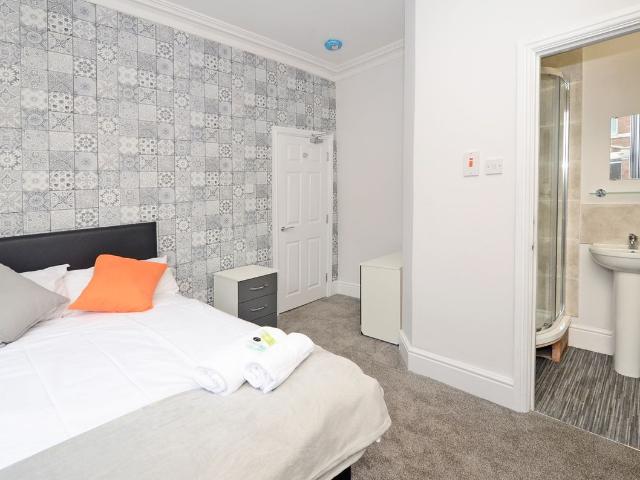 Ensuite Room 1, 43 Middlewich Street CW1, Room to rent, £575 pcm | PrimeLocation