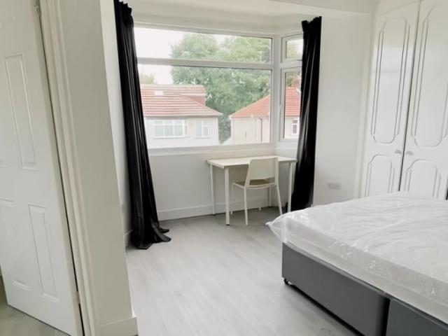 Ensuite Room 2