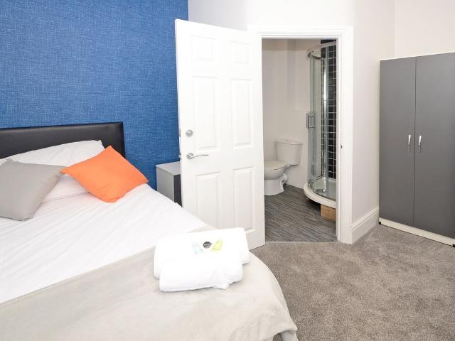Ensuite Room 4, 43 Middlewich St, Crewe CW1, Room to rent, £525 pcm | PrimeLocation