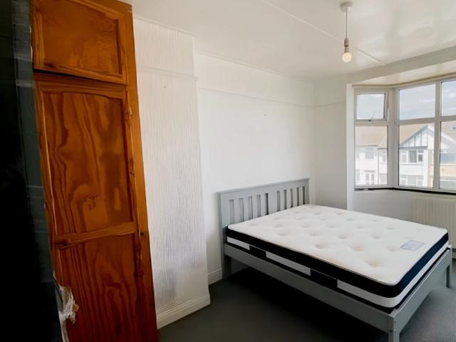 Ensuite Room