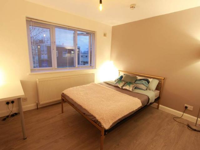 ENSUITE ROOM. AVAILABLE TODAY. HATFIELD AL10 UNI, GALLERIA, BUSINESS PARK TRAIN