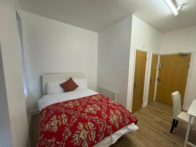 Ensuite Room Available 2/11/2026!