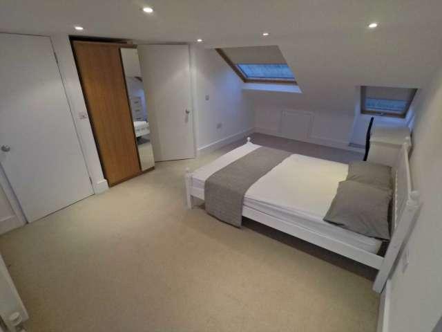 Ensuite room for rent in a 4 bed houseshare in Wandsworth