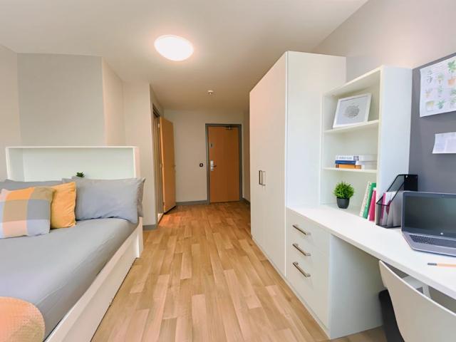 Ensuite silver