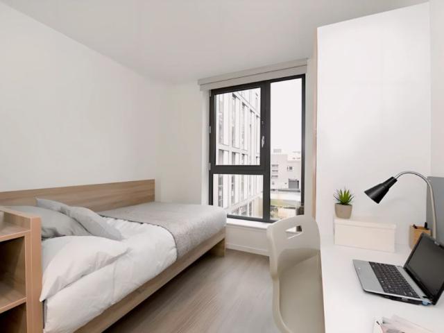 Ensuite silver upper floor