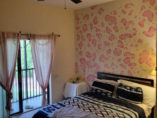 Ensuite w Private Balconcy and Ceiling Fan