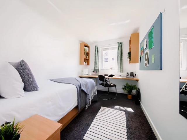 ENSUITE