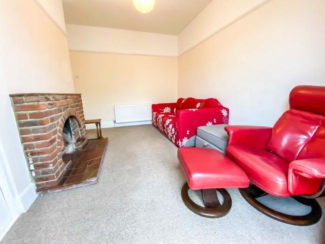 Ensbury Avenue, Bournemouth, BH10