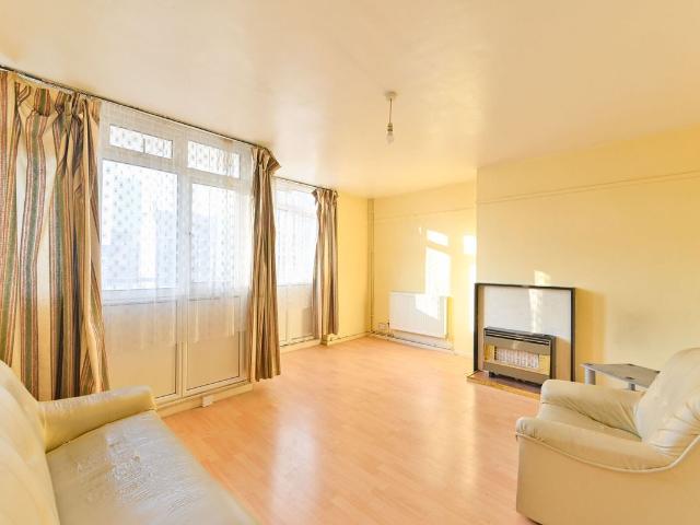 Ensbury House, Carroun Road, Oval, London SW8, 3 bed maisonette to rent, £2,800 pcm | PrimeLocation