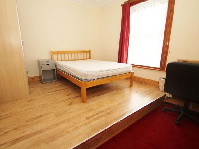 Ensbury Park Road, Bournemouth, BH9