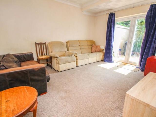 Ensbury Park Road, Bournemouth, BH9