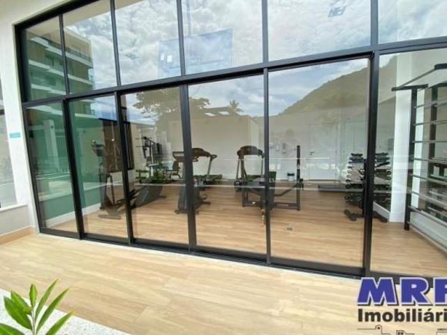 Enseada, Ubatuba. Apartamento alto padrão. Aceita financiamento. Á 70 metros da praia