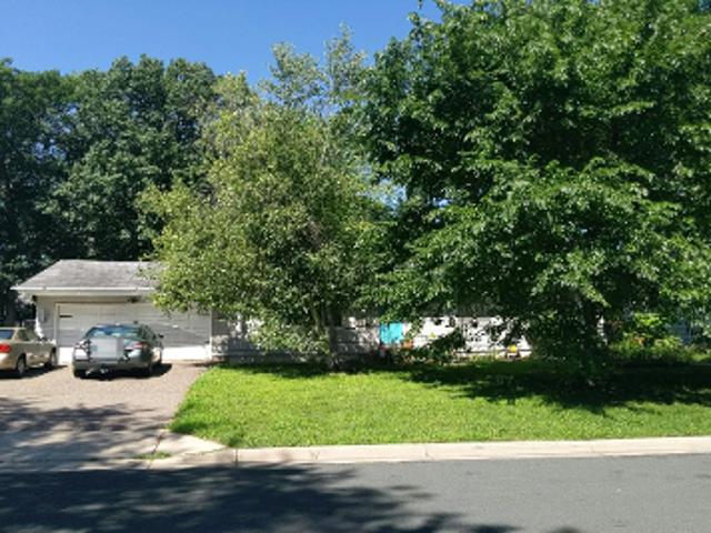 Ensign Ave N