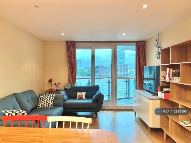 Ensign House, London, SW8 2 bed flat to rent £3,400 pcm £785 pw