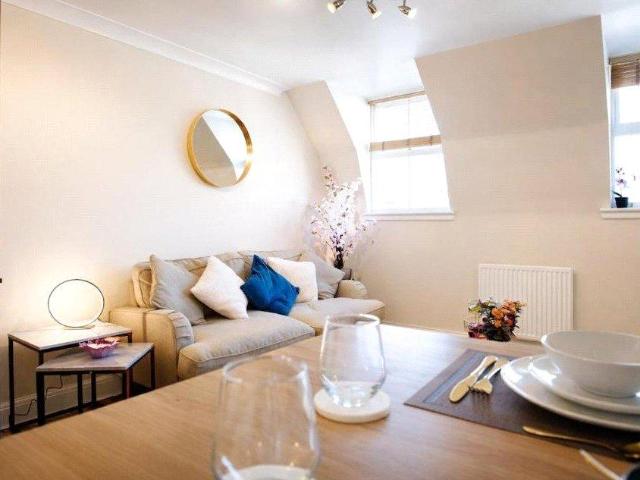 Ensign Street, Tower Hamlets, London, E1 2 bed apartment to rent £3,000 pcm £692 pw