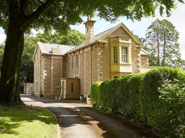 Ensleigh House, Lansdown, Bath 9 bed house to rent £8,000 pcm £1,846 pw