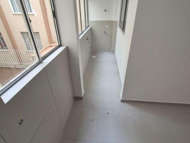 Ensolarado com 2 quartos e no primeiro andar