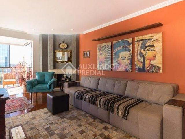 ENSOLARADO, VENTILADO E COM UMA LINDA VISTA EM TODOS OS AMBIENTES