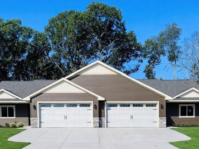 Entegra Plan Creekside Landing Community