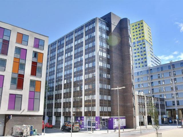 Enterprise House, Isambard Brunel Road PO1, 1 bed flat to rent, £900 pcm | PrimeLocation