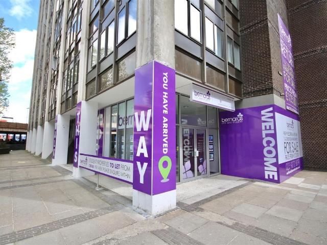 Enterprise House, Isambard Brunel Road PO1, 2 bed flat to rent, £1,250 pcm | PrimeLocation