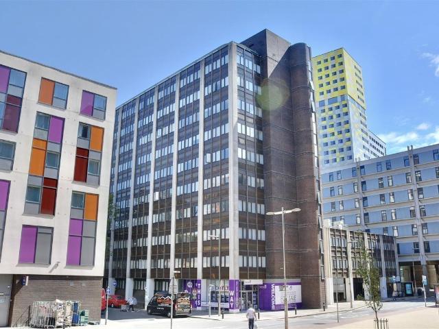 Enterprise House, Isambard Brunel Road, Portsmouth PO1, 1 bed flat to rent, £950 pcm | PrimeLocation