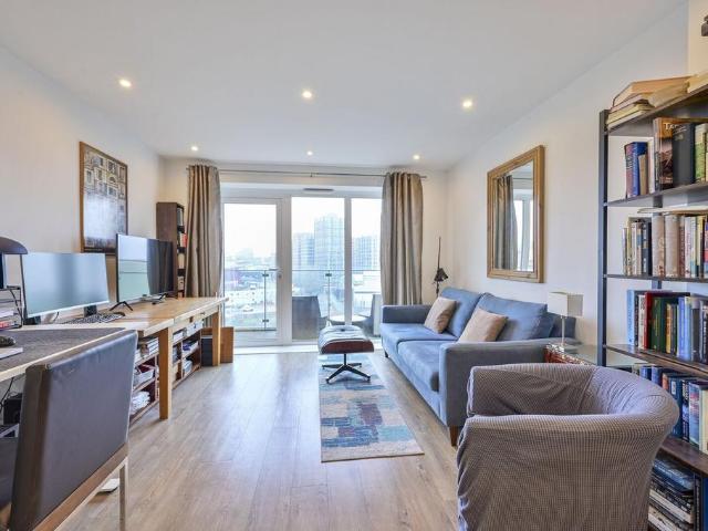 Enterprise Way, Wandsworth, London, SW18 1 bed flat to rent £2,925 pcm £675 pw
