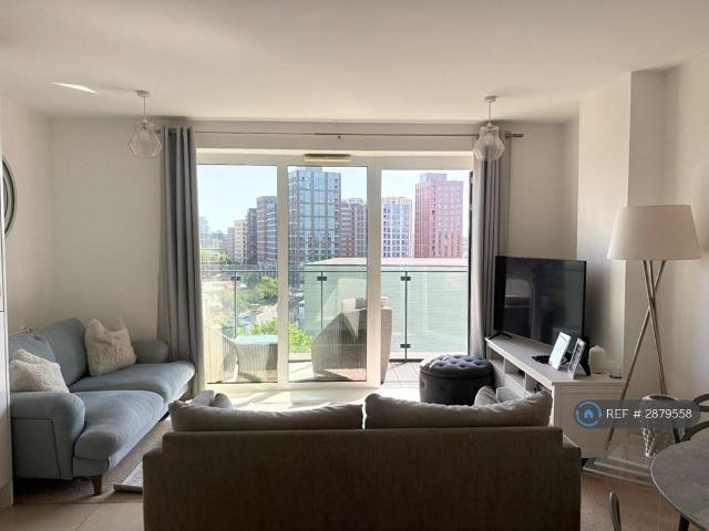 Enterprise Way, London, SW18 2 bed flat to rent £2,900 pcm £669 pw