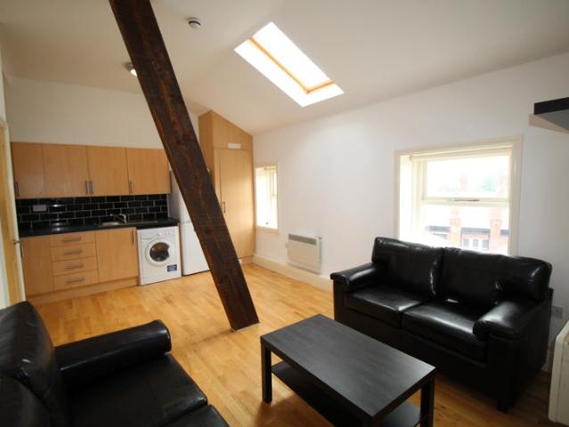 Entire 3 bed availble to rent Leeds city center!