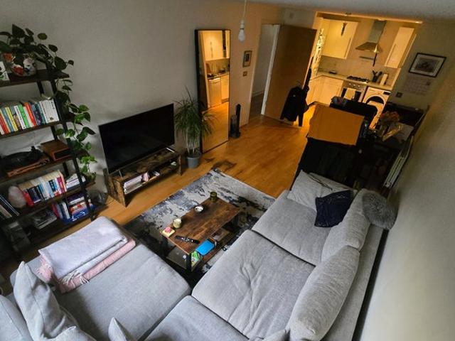 Entire Flat 2 bedroom Two Week Sublet