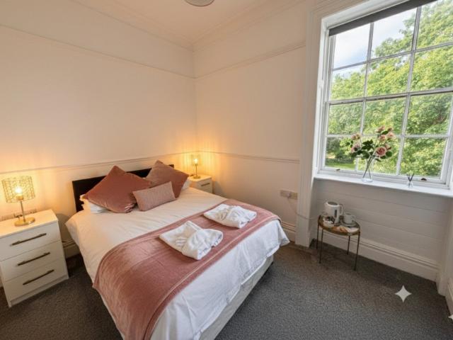 Entire home in Clydach, United Kingdom