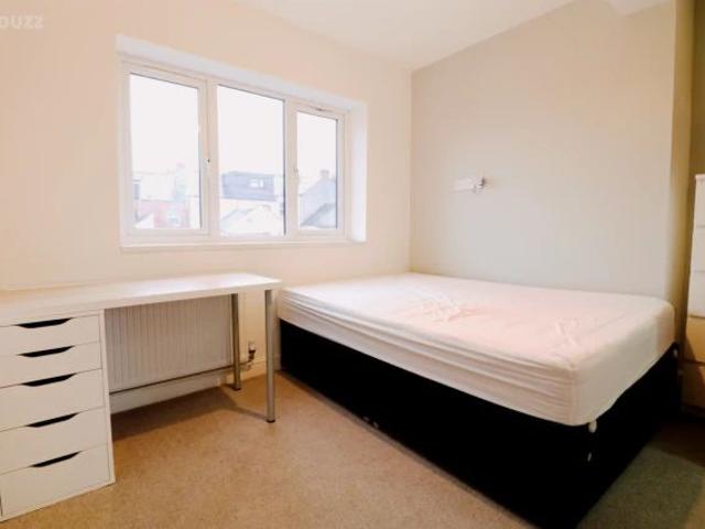 Entire Place·3B3B··2·8 Knight Avenue