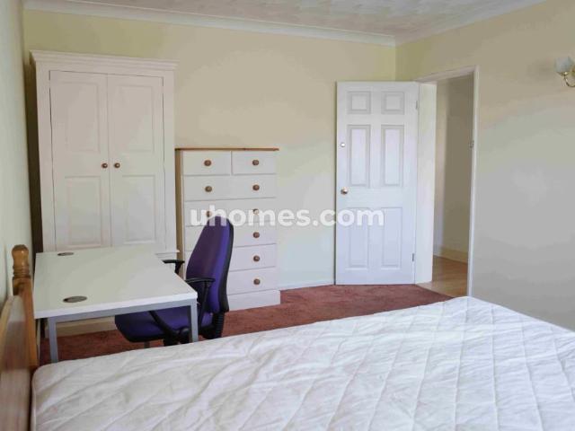 Entire Place·3B···4 St Pauls Road