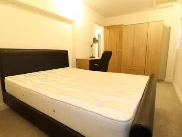 Entire Place·1B1B··1·5 Queen Victoria Rd Entire Place·1B1B··1·.