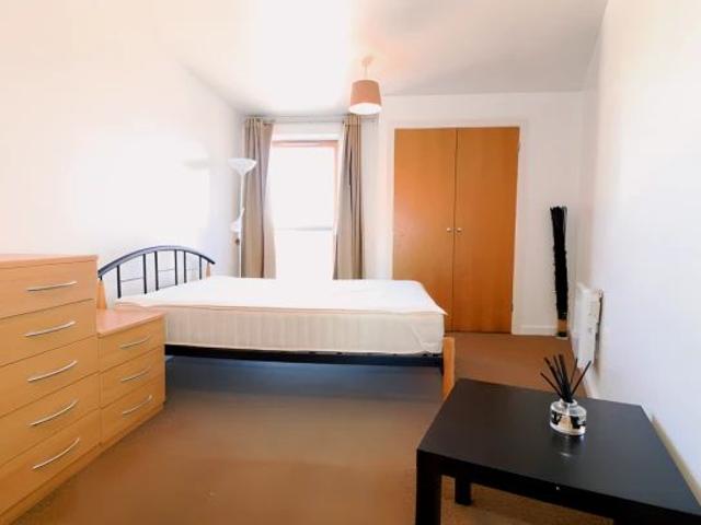 Entire Place·2B2B···35 Abbey Court