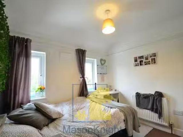 Entire Place·4B2B···21 Tealby Grove Birmingham B29 7RJ 4 bedro.